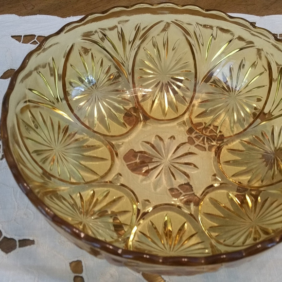 Vintage | Dining | Vintage Amber Pressed Glass Starburst Serving Bowl ...